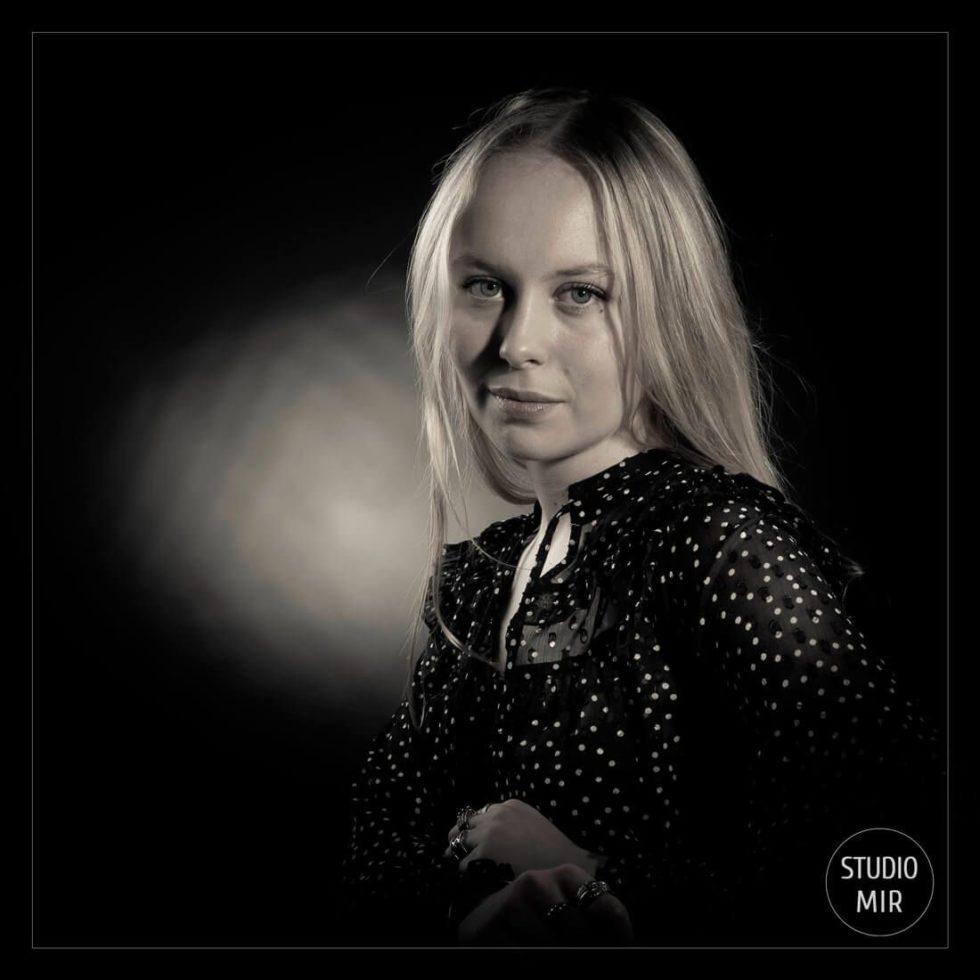 Photographe portrait en noir et blanc près de Paris inspiré du studio ...