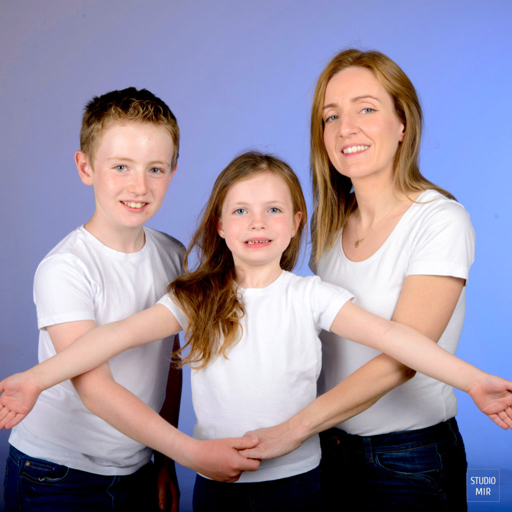 Séance photo en famille dans le Val-de-Marne - Studio Mir : Studio photo professionnel proche de ...