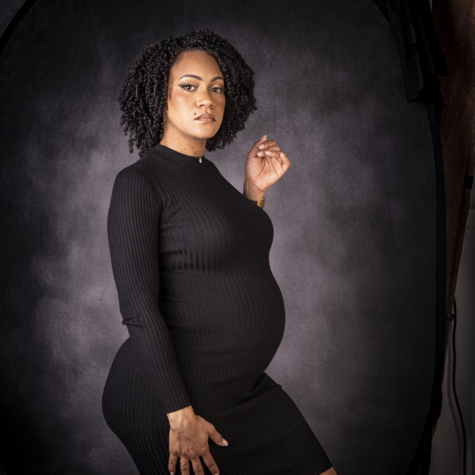 Styles photos grossesse modèle au Studio Mir - Studio Mir : Studio ...